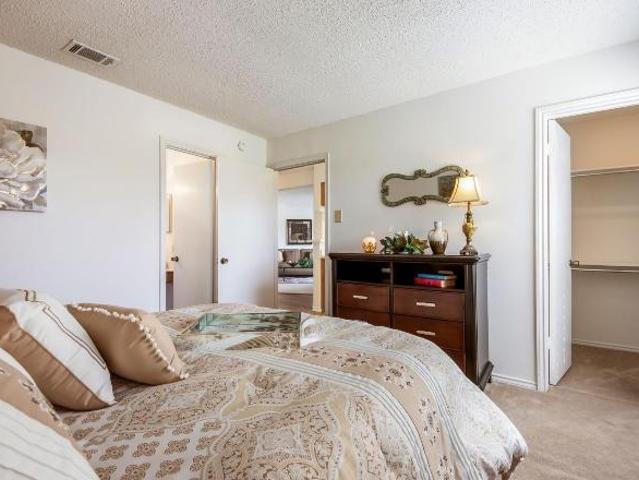 1 Br, 1 bath, Apartment 7650 McCallum Blvd