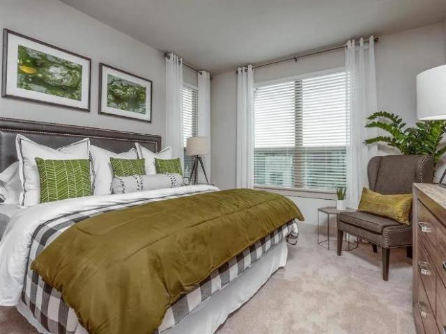 1 Br, 1 bath, Apartment 769 Samuels Ave
