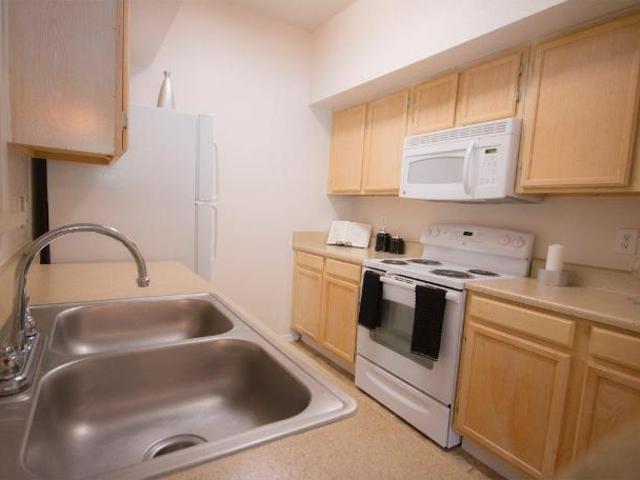 1 Br, 1 bath, Apartment 7601 Waterford Square Dr