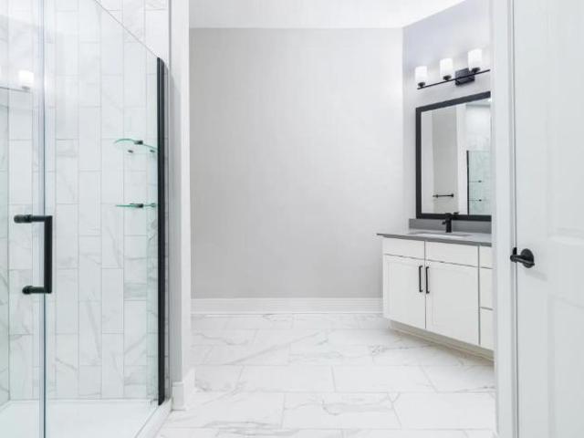 1 Br, 1 bath, Apartment 7740 Liberty Row Dr