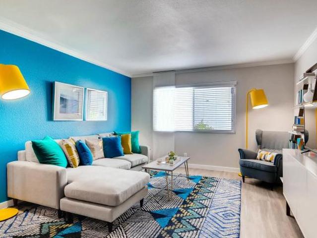 1 Br, 1 bath, Apartment 7749 E Camelback Rd
