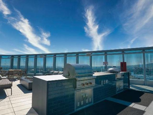 1 Br, 1 bath, Apartment 777 E Ocean Blvd