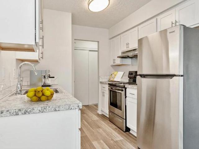 1 Br, 1 bath, Apartment 7850 SW Hall Blvd
