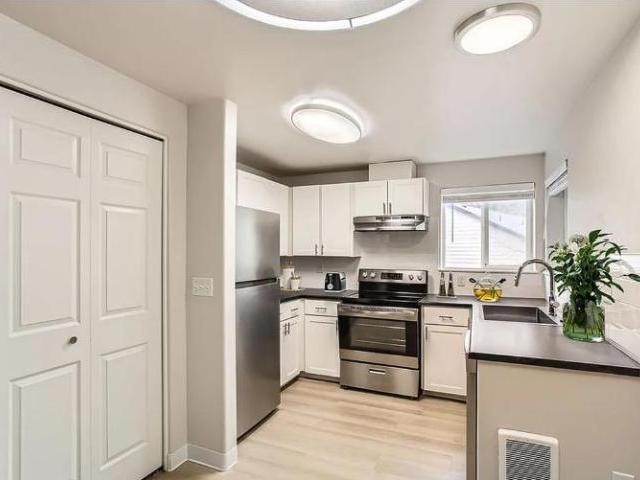 1 Br, 1 bath, Apartment 7828 SE Aspen Summit Dr