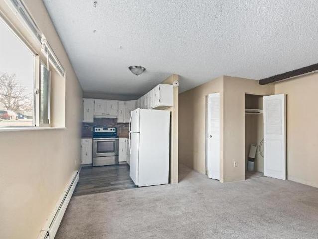 1 Br, 1 bath, Apartment 791 West Prentice Avenue
