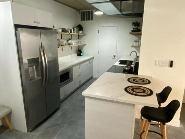 1 Br, 1 bath, Apartment 805 N 4th Ave