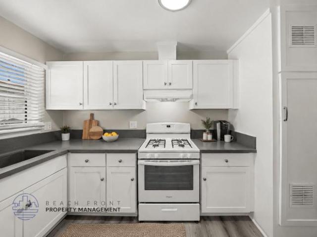 1 Br, 1 bath, Apartment 807 811 W 15th St