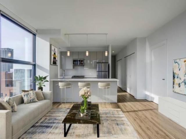 1 Br, 1 bath, Apartment 808 W Van Buren St