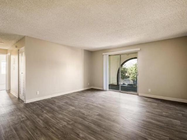 1 Br, 1 bath, Apartment 8000 Montgomery Blvd NE