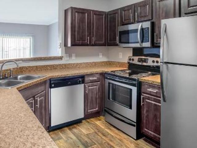 1 Br, 1 bath, Apartment 8001 N MacArthur Blvd