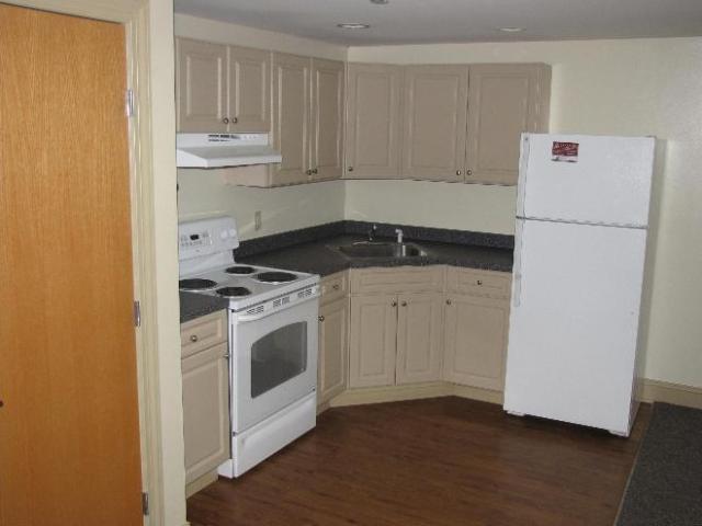 1 Br, 1 bath, Apartment 800 James Ave