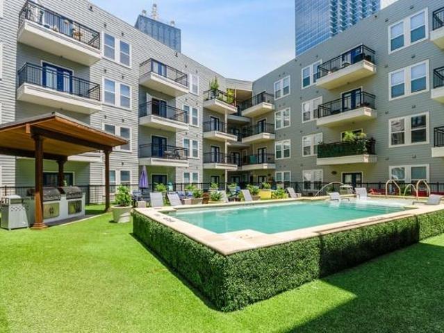 1 Br, 1 bath, Apartment 800 Ross Ave