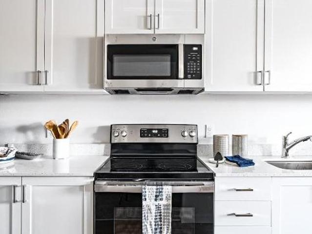 1 Br, 1 bath, Apartment 801 SW Bradbury Way