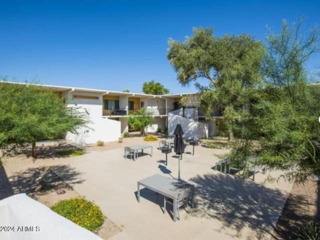 1 Br, 1 bath, Apartment 8021 E Osborn Road