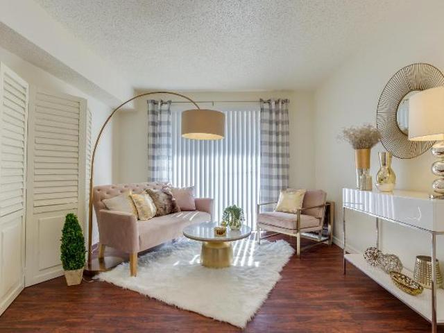1 Br, 1 bath, Apartment 8030 Old Kings Road South