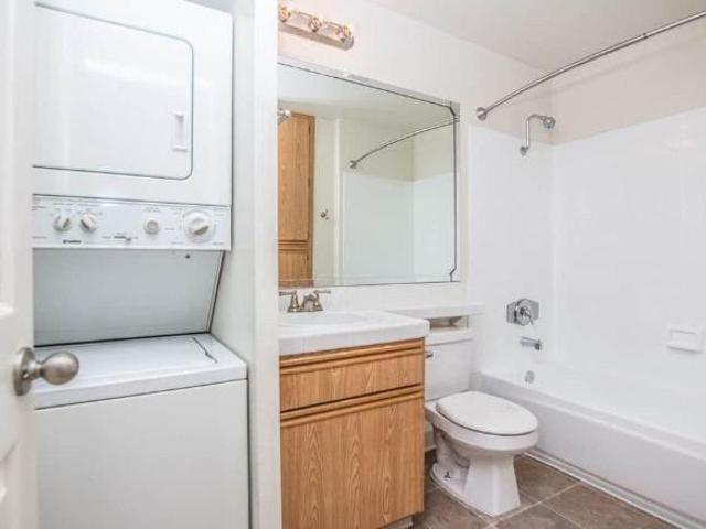 1 Br, 1 bath, Apartment 8148 Genesee Avenue