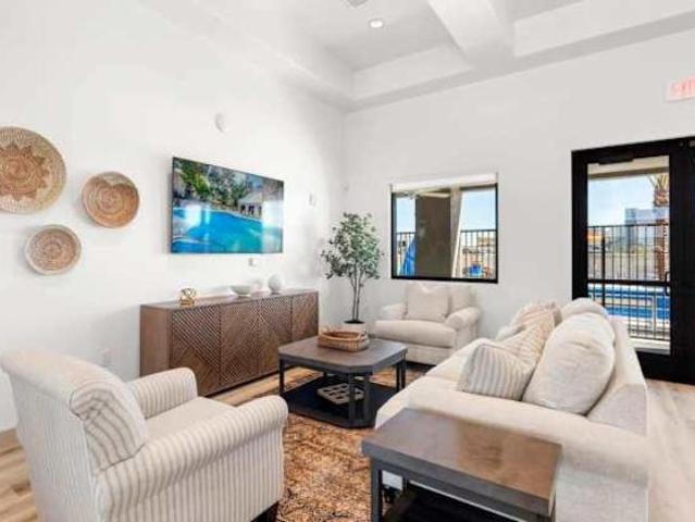 1 Br, 1 bath, Apartment 8150 N La Cholla Blvd