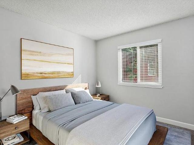1 Br, 1 bath, Apartment 817 Fulton Ave