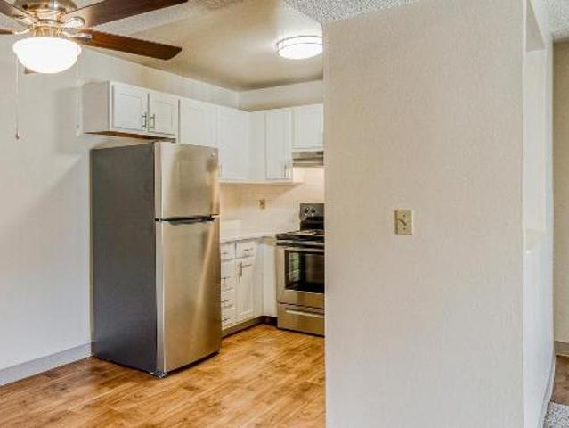 1 Br, 1 bath, Apartment 810 Western Drive