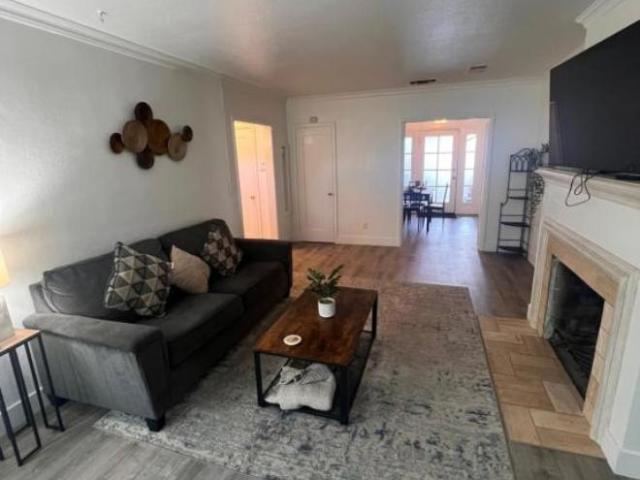 1 Br, 1 bath, Apartment 812 E Mckinley Ave