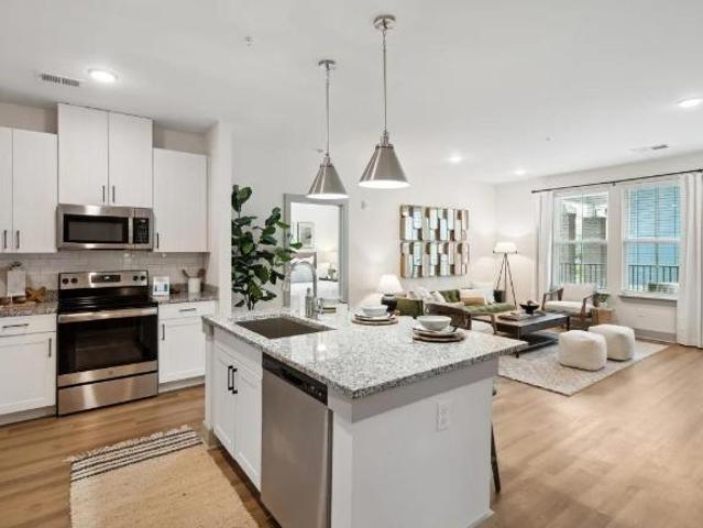 1 Br, 1 bath, Apartment 8251 Windsor Hill Blvd