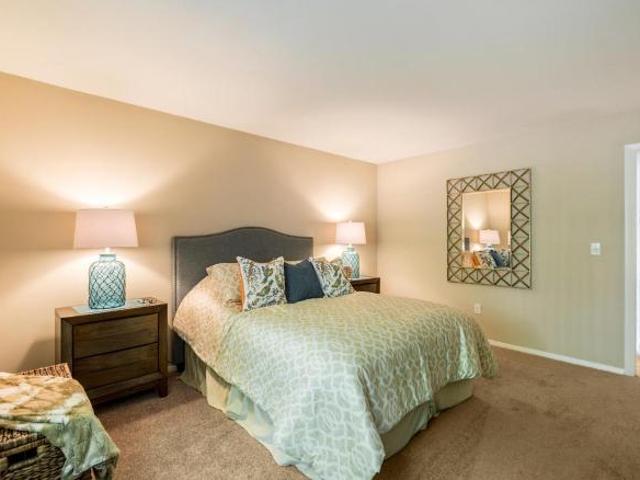 1 Br, 1 bath, Apartment 825 Pontiac Avenue