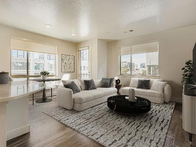 1 Br, 1 bath, Apartment 828 N Broadway