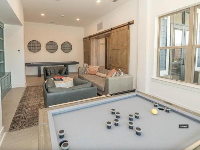 1 Br, 1 bath, Apartment 820 Clawson Pl