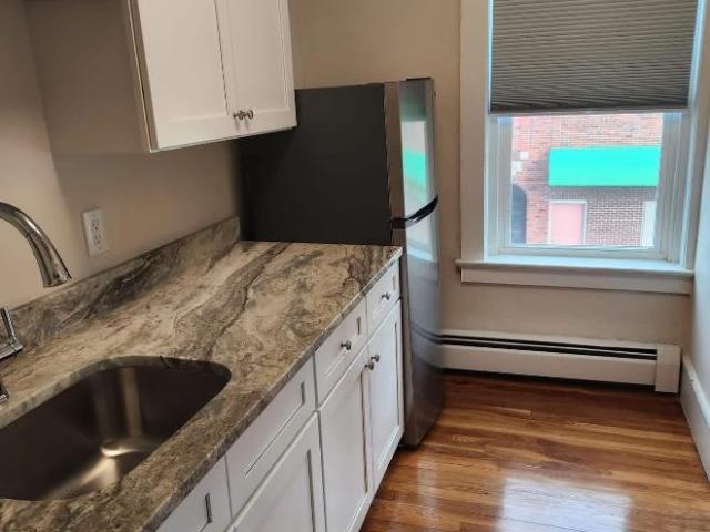 1 Br, 1 bath, Apartment 820 Park Avenue