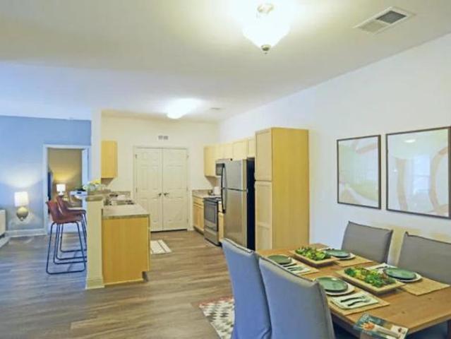 1 Br, 1 bath, Apartment 823 Carmen Wy