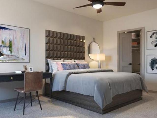 1 Br, 1 bath, Apartment 835 S Good Latimer Expy