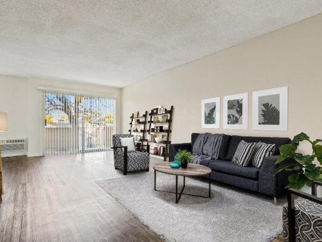 1 Br, 1 bath, Apartment 835 S Wooster St