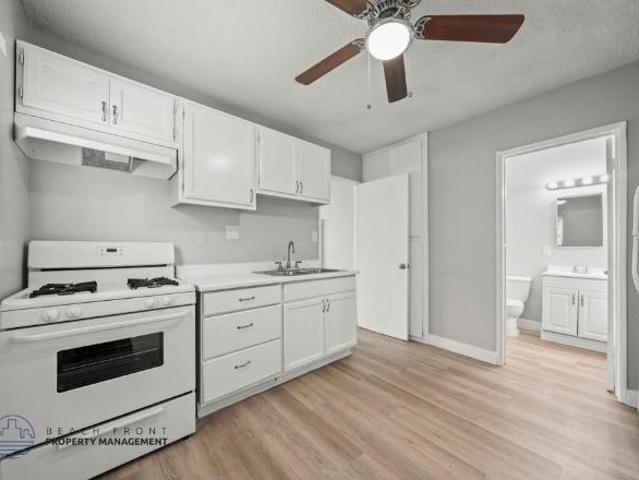 1 Br, 1 bath, Apartment 839 Glenway Drive