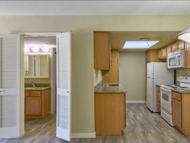 1 Br, 1 bath, Apartment 8310 E McDonald Dr