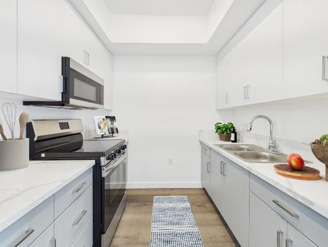 1 Br, 1 bath, Apartment 831 S Westlake Ave