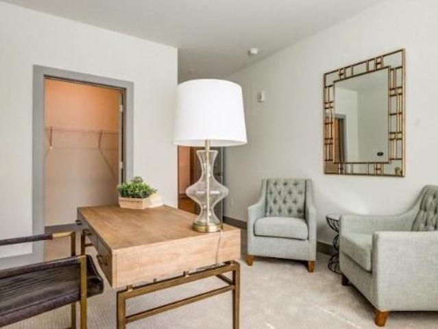 1 Br, 1 bath, Apartment 8320 University Executive Park Dr