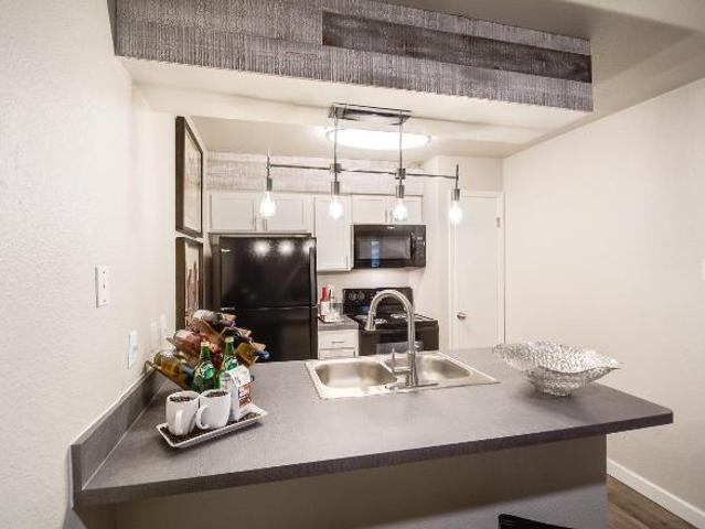 1 Br, 1 bath, Apartment 8325 Meadow Rd