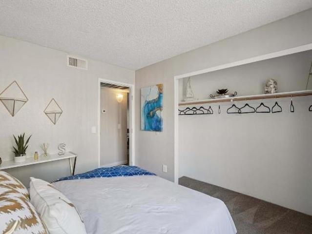 1 Br, 1 bath, Apartment 8450 N 67th Ave