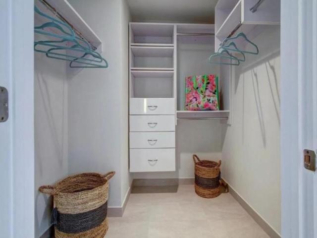 1 Br, 1 bath, Apartment 8400 Dixie Highway
