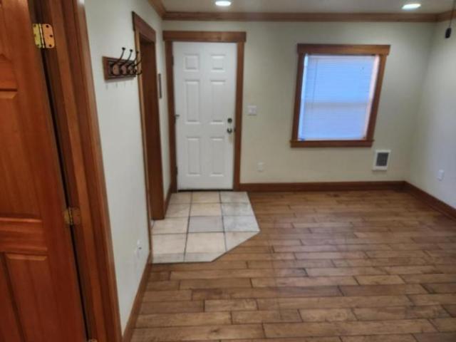 1 Br, 1 bath, Apartment 840 S Downing St