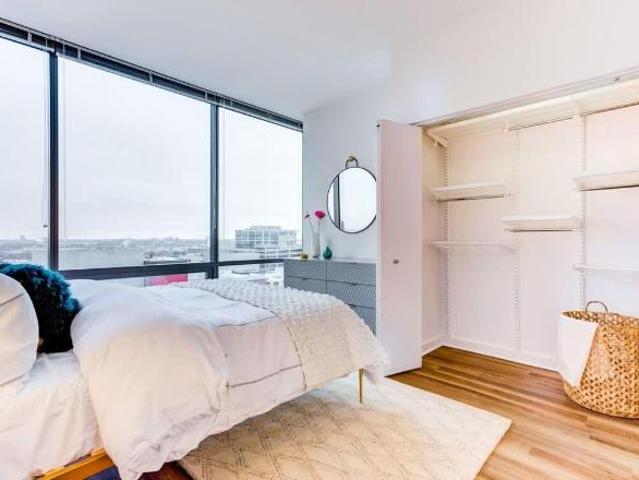 1 Br, 1 bath, Apartment 840 W Blackhawk St