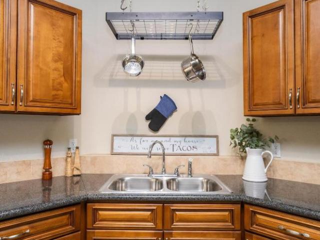 1 Br, 1 bath, Apartment 8439 Dorchester Rd