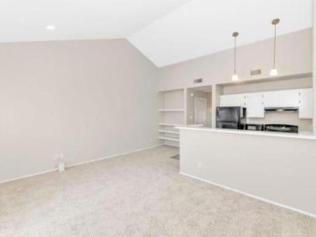 1 Br, 1 bath, Apartment 855 N Dobson Rd
