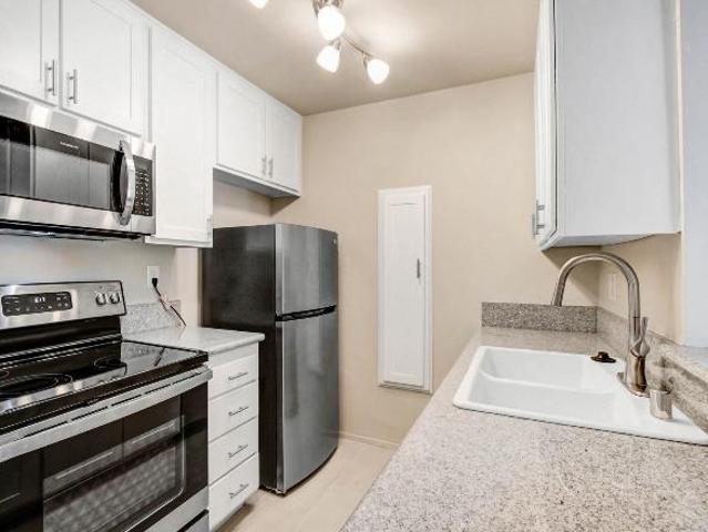 1 Br, 1 bath, Apartment 8585 Burton Way