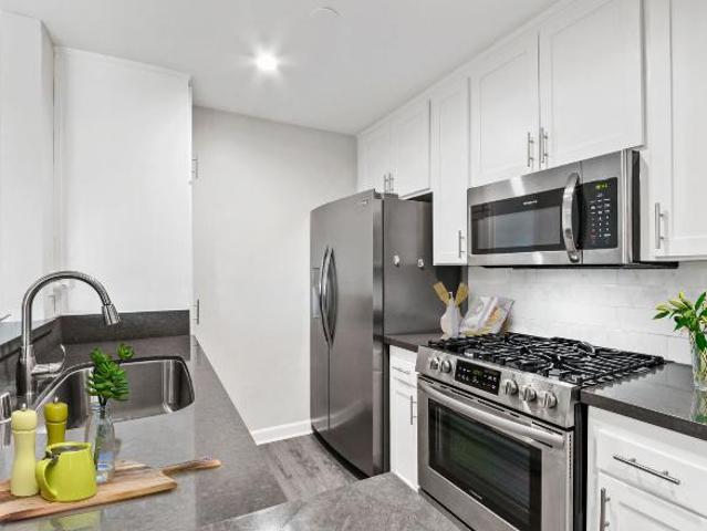 1 Br, 1 bath, Apartment 8501 South Sepulveda