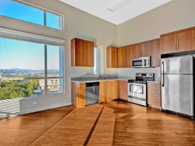 1 Br, 1 bath, Apartment 850 Village Drive