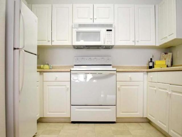 1 Br, 1 bath, Apartment 8530 Costa Verde Blvd