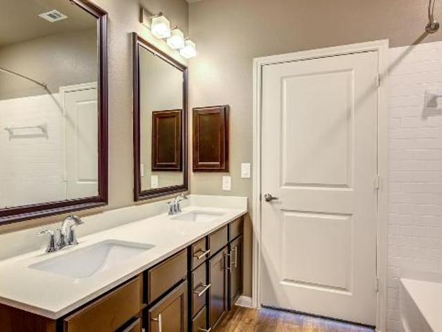 1 Br, 1 bath, Apartment 8655 Brookhollow Blvd