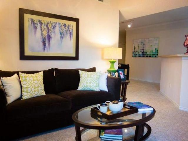 1 Br, 1 bath, Apartment 8605 N MacArthur Boulevard