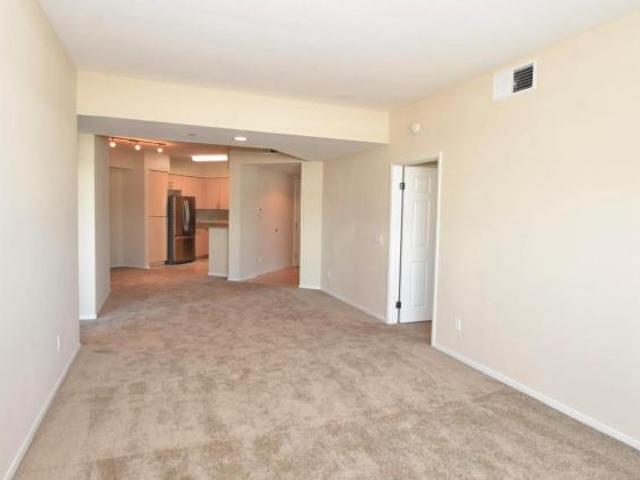 1 Br, 1 bath, Apartment 8775 Costa Verde